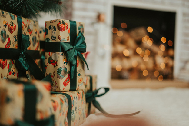 Pretty Presents You Can Give Those on Your "Nice" List - Whizzherald